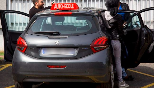 Tout sur l’apprentissage de la conduite de voiture en auto-école ...